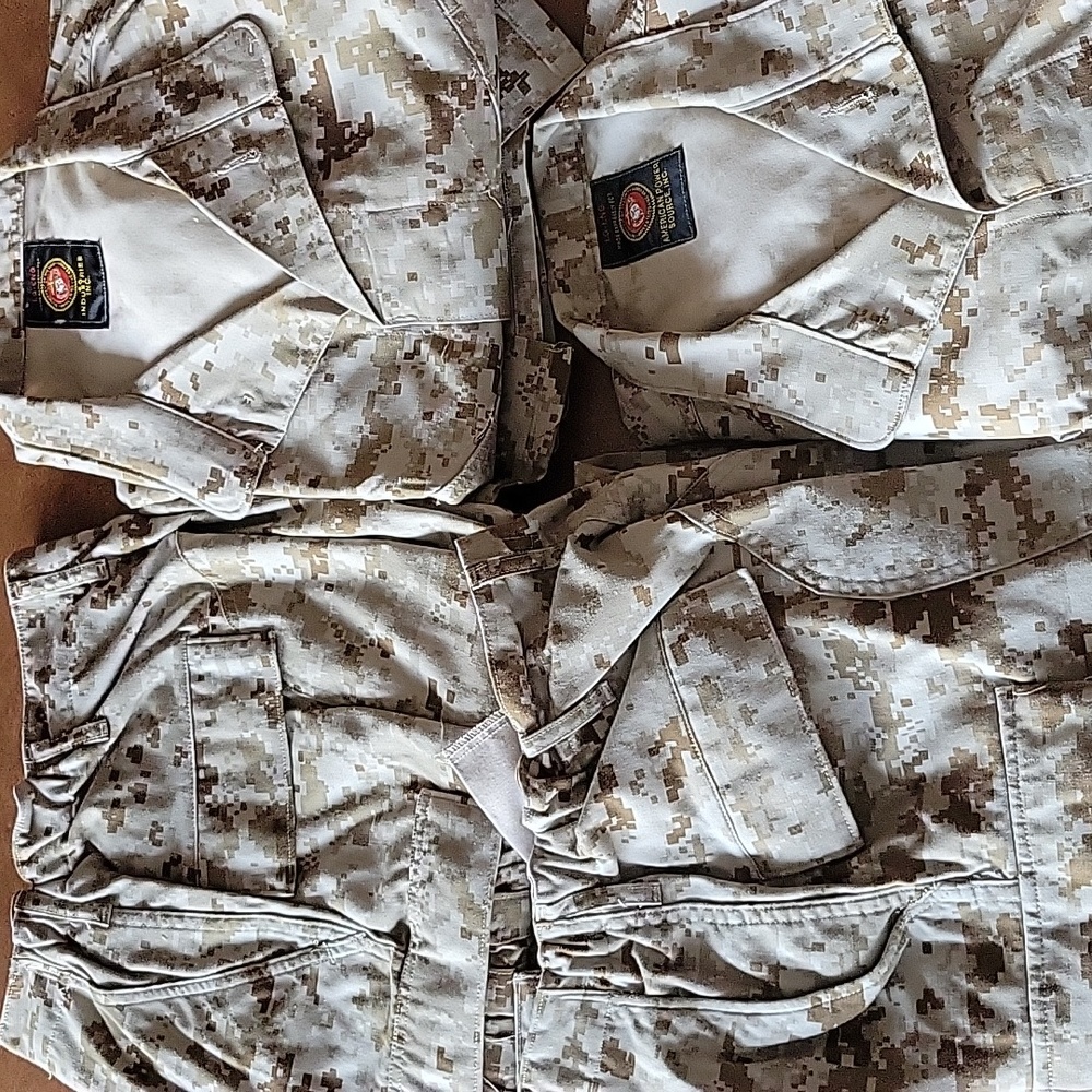 Official Usmc Digital Desert Camouflage Uniforms. - Gem